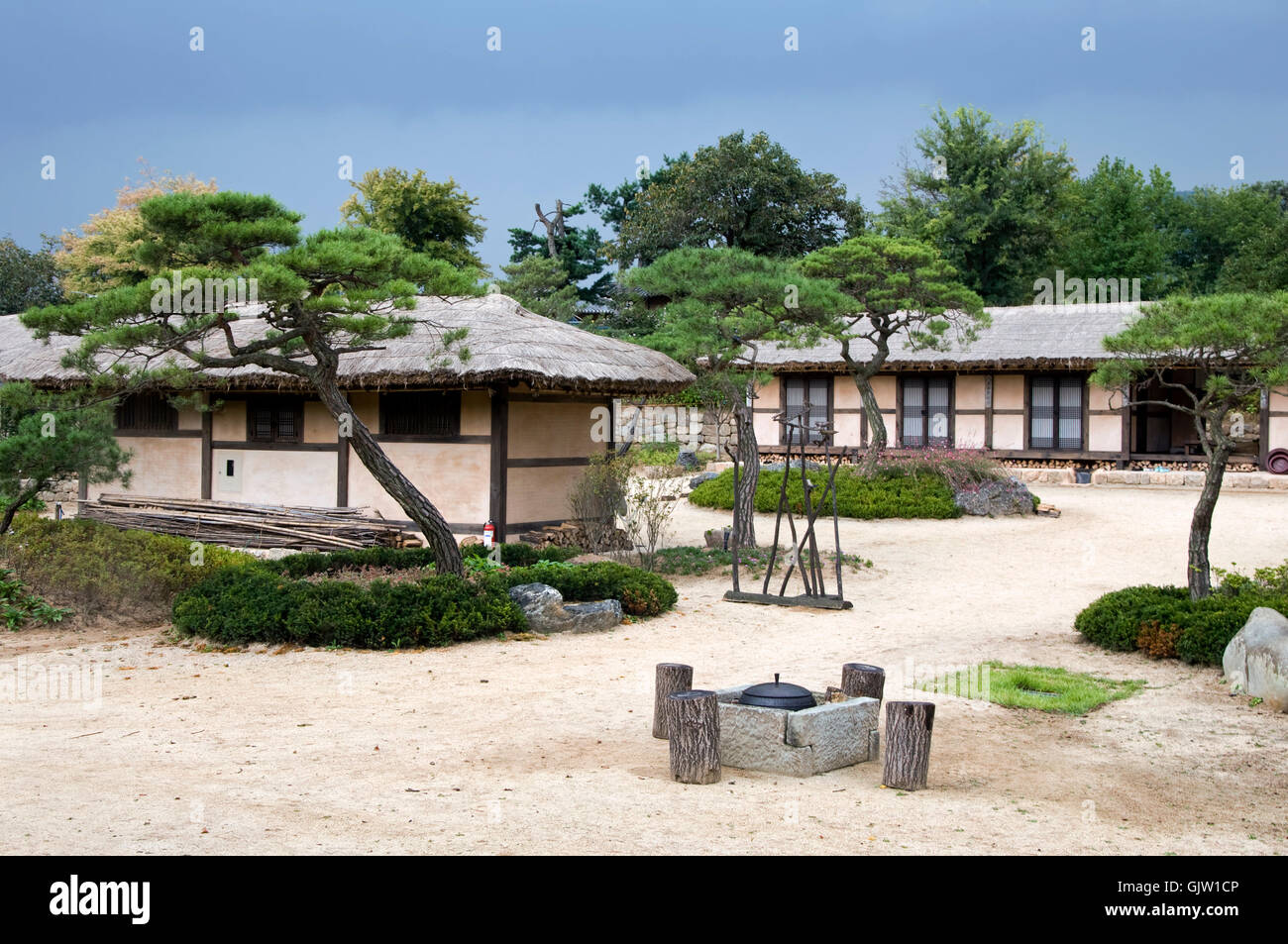 house building square Stock Photo - Alamy