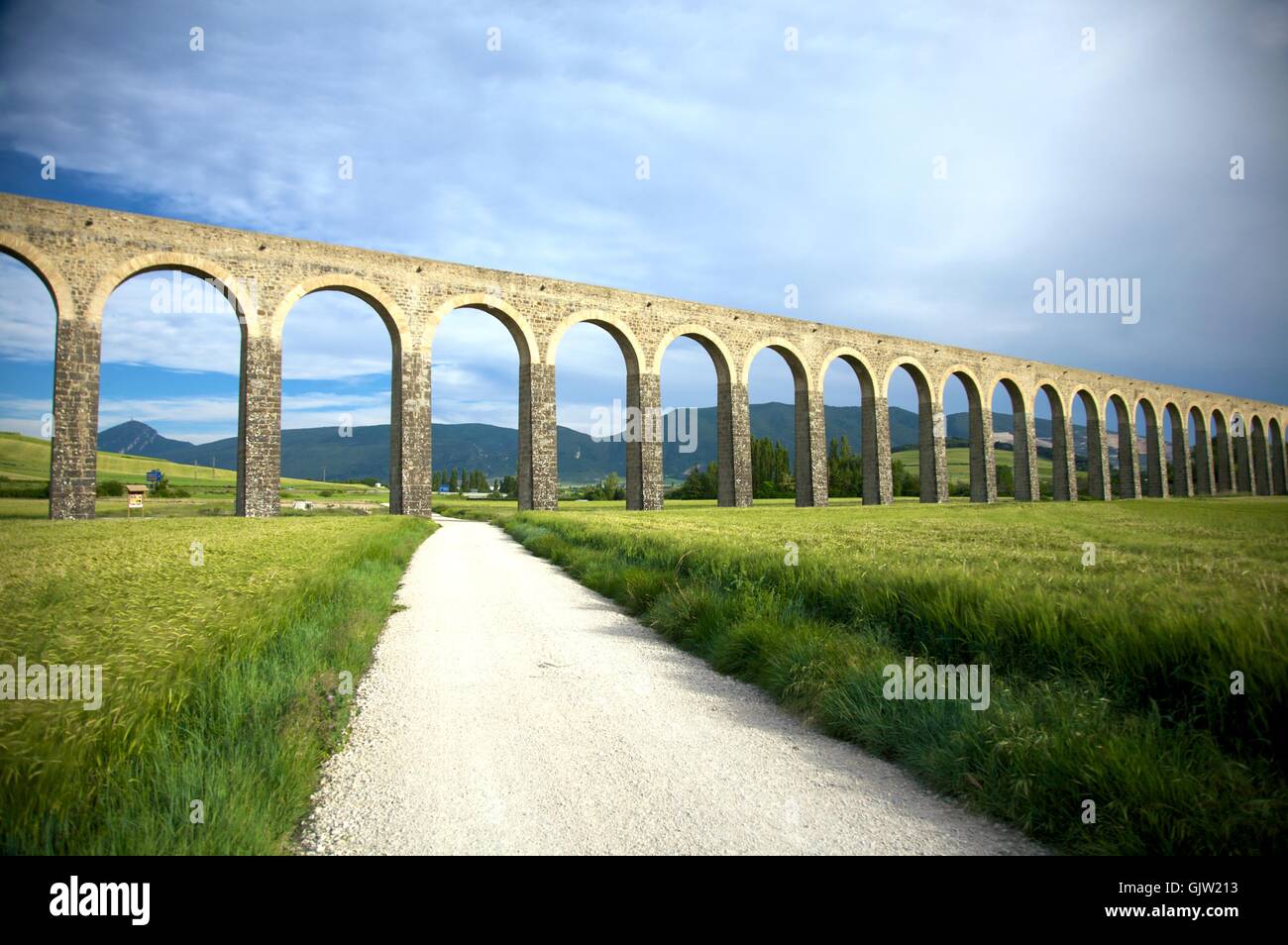 Monument bridge hi-res stock photography and images - Alamy