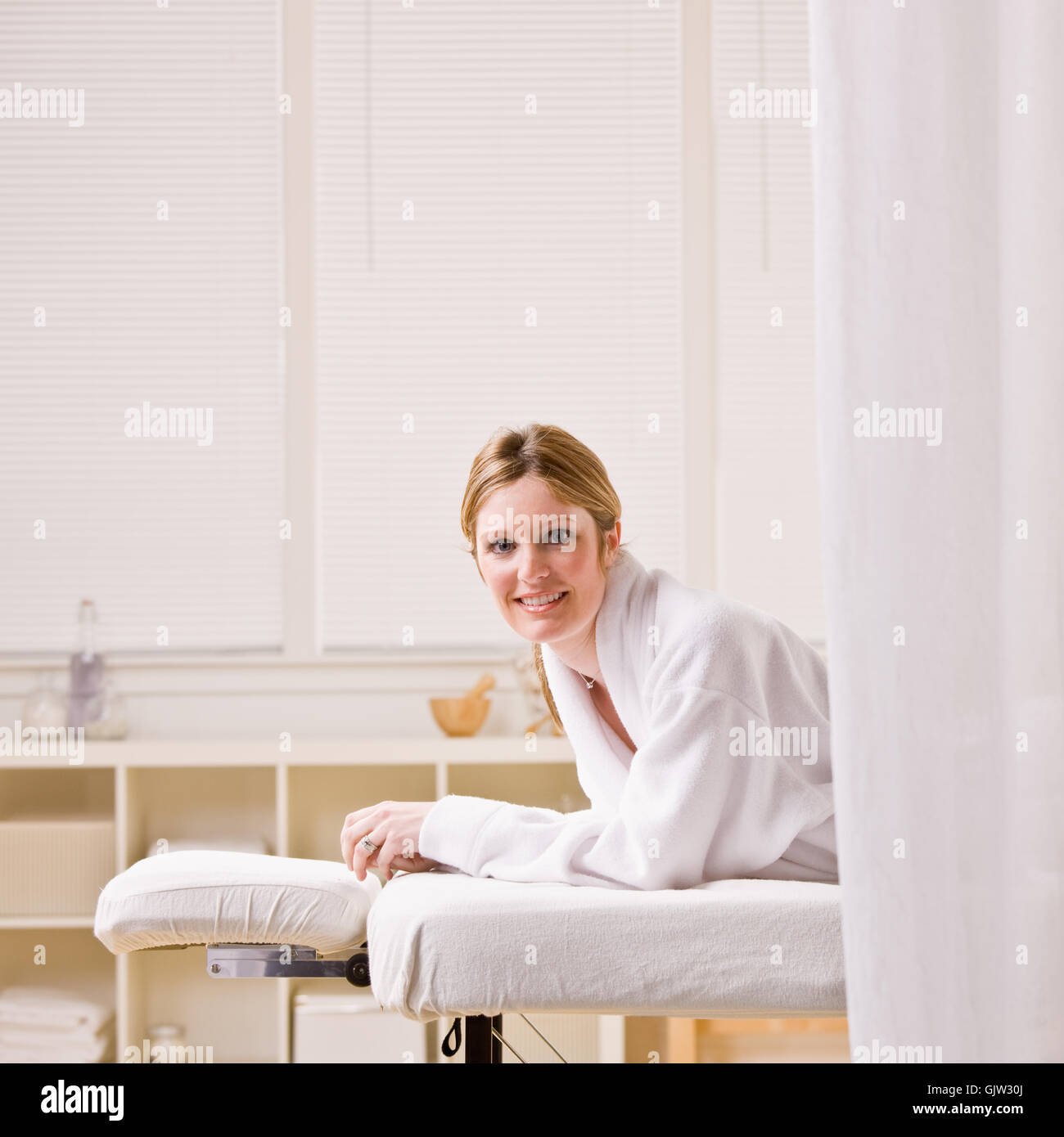 woman wait waiting Stock Photo - Alamy