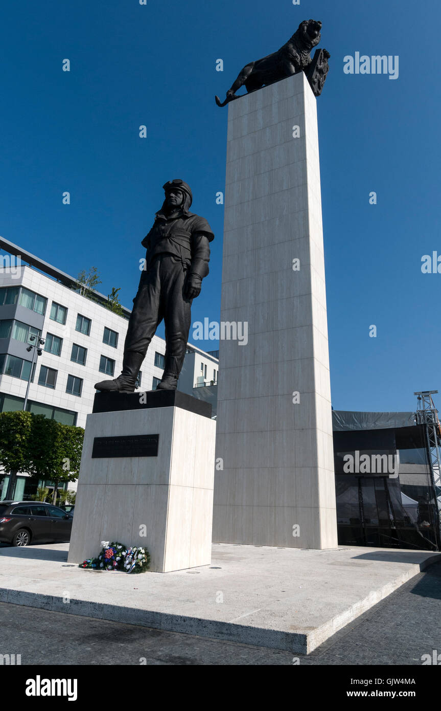 Milan rastislav stefanik statue bratislava hi-res stock photography and ...