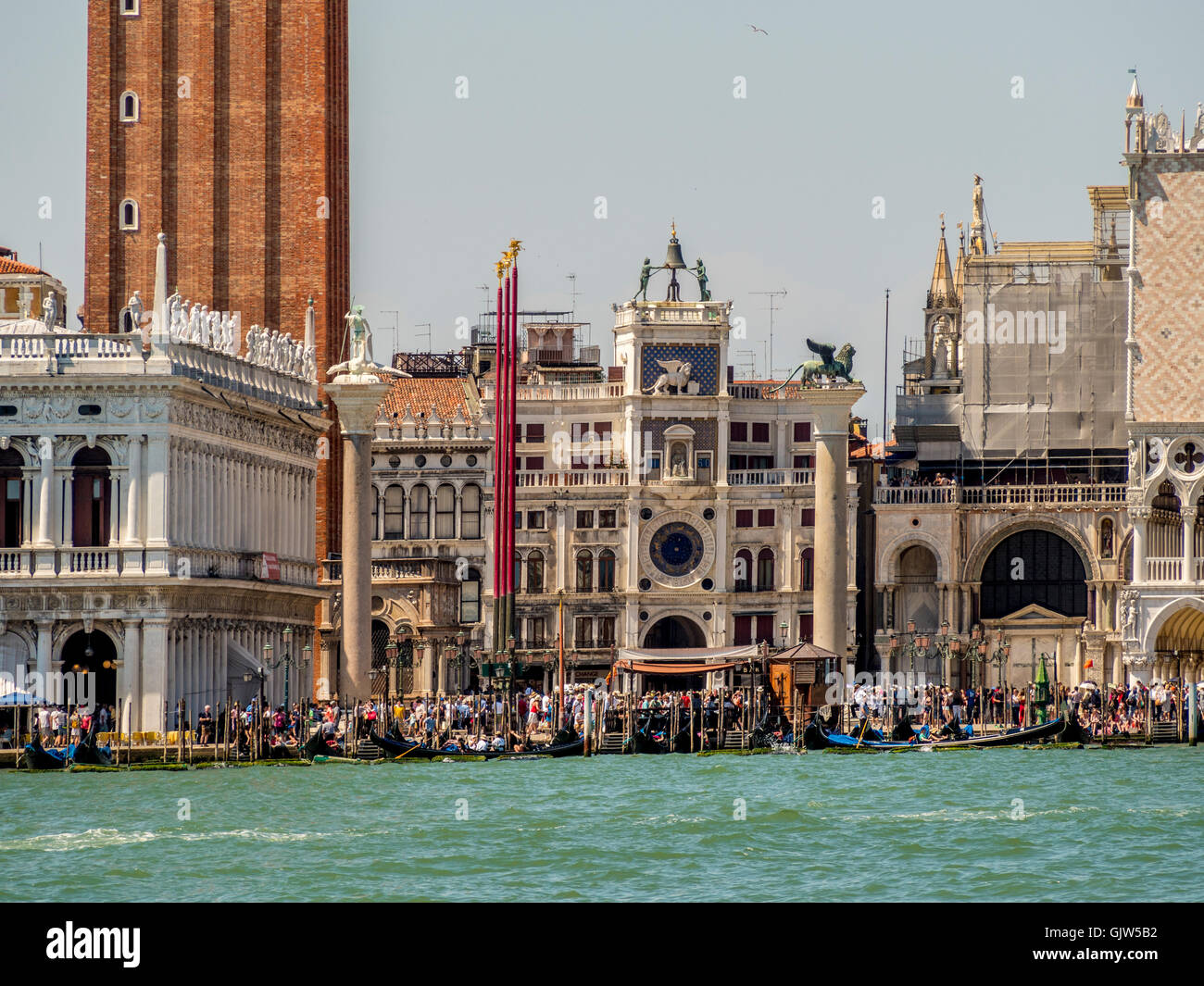 The Molo or entrance to the Piazetta San Marco with its two columns ...