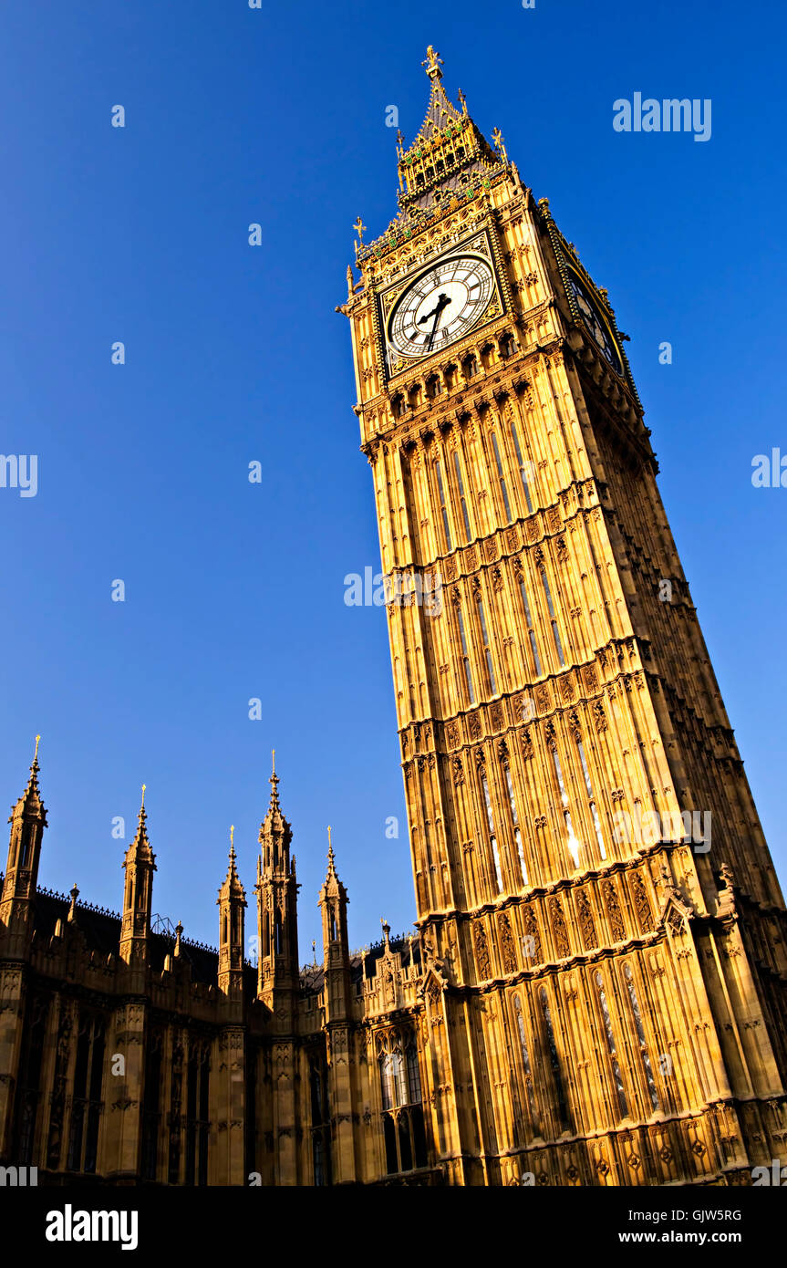 Large tower hi-res stock photography and images - Alamy