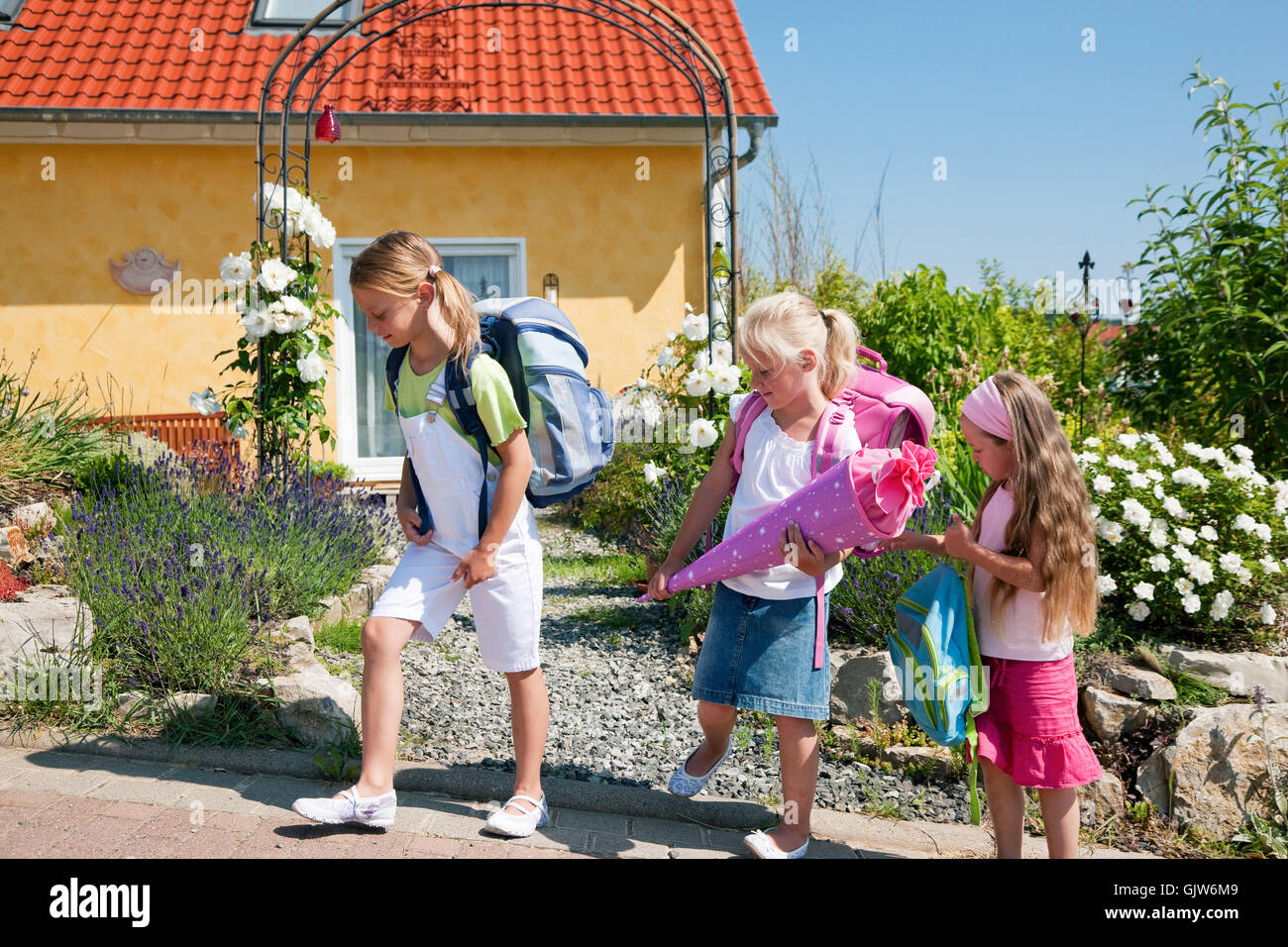children walking to school Stock Photo - Alamy