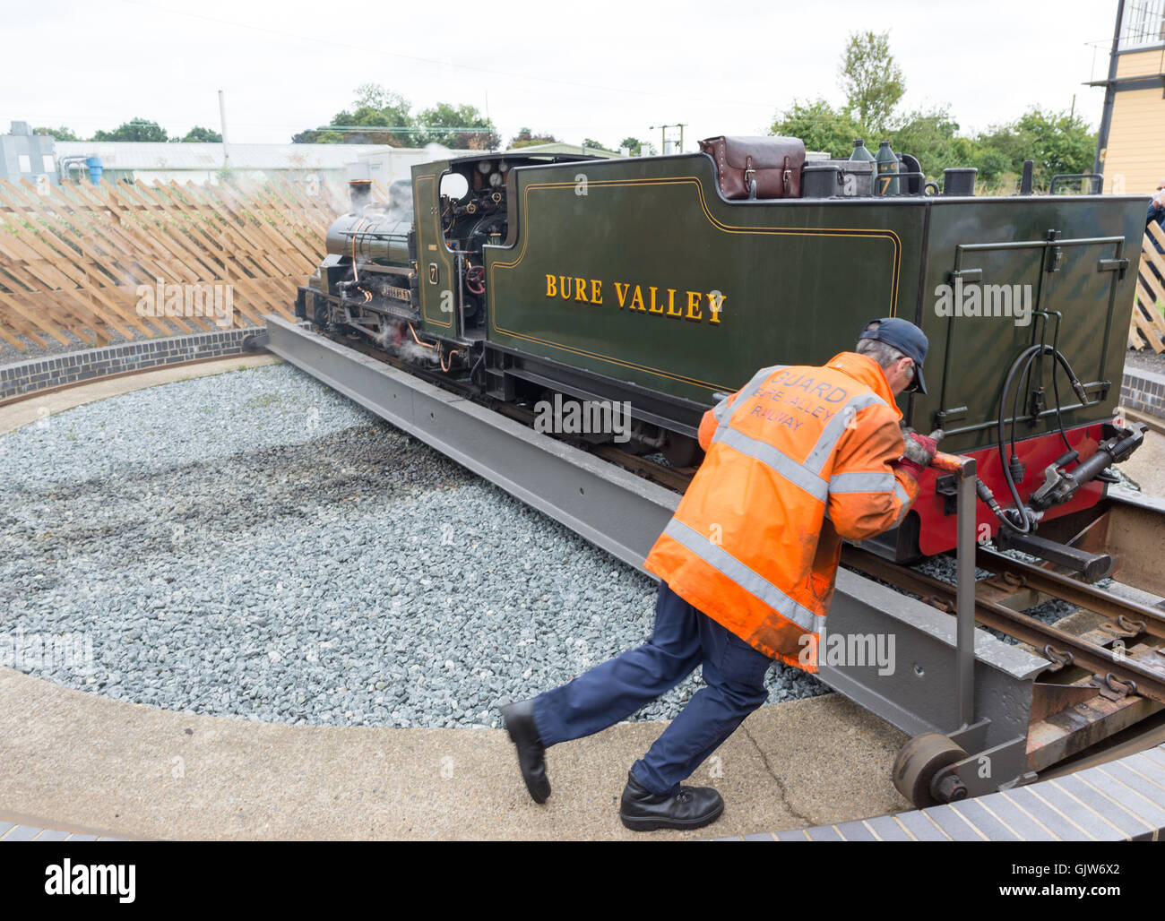 Railway turntable hi-res stock photography and images - Alamy