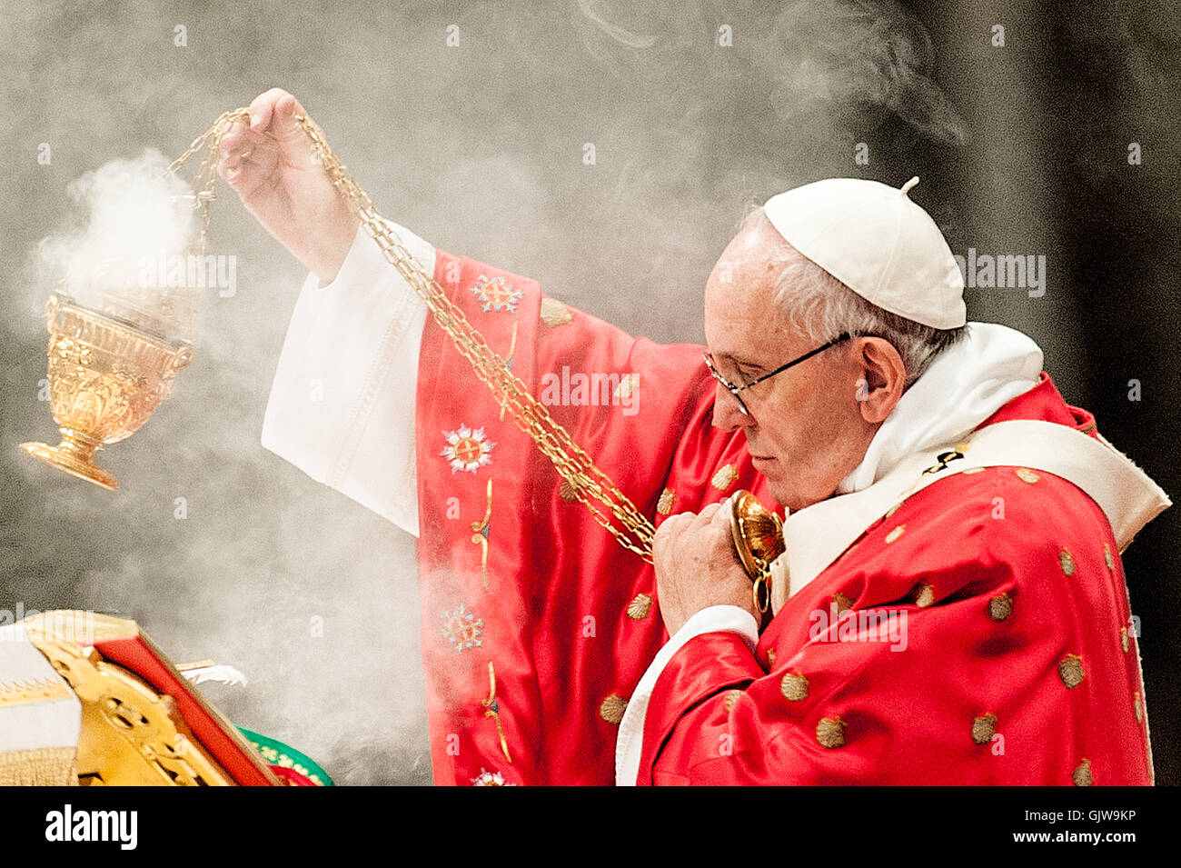 Pope Francis holds a Pentecost Mass in St.Peter's Basilica at the ...