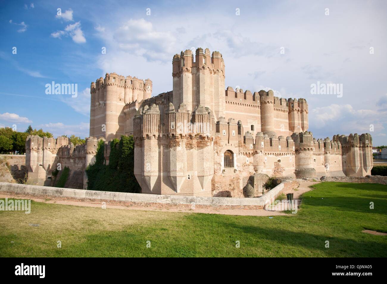 Tower big stone wall hi-res stock photography and images - Alamy