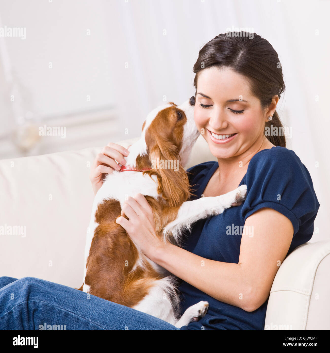woman house building Stock Photo - Alamy