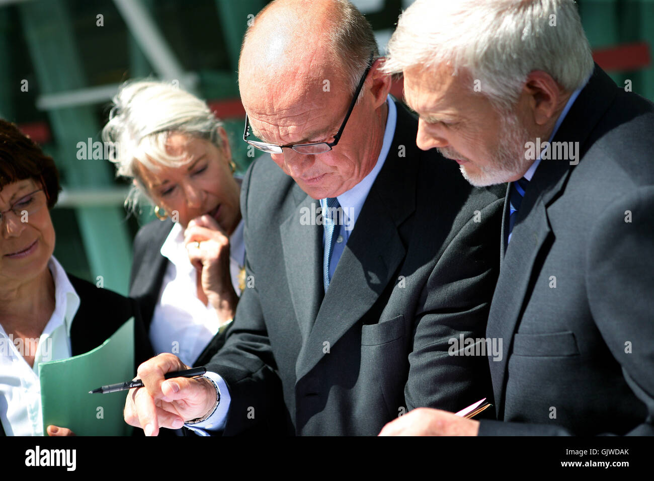 woman women front view Stock Photo - Alamy