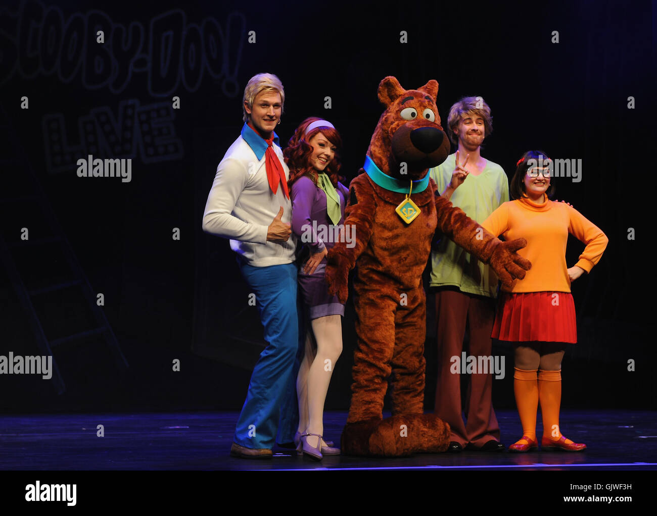 Scooby doo daphne fred velma daphne hi-res stock photography and images ...