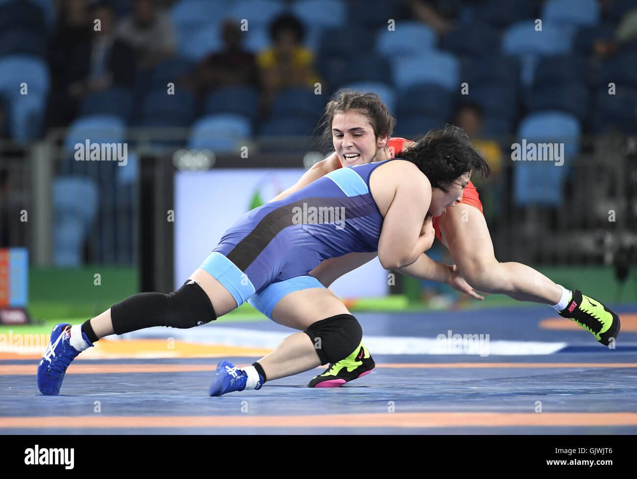Rio De Janeiro, Brazil. 17th Aug, 2016. Japan's Sara Dosho (front ...