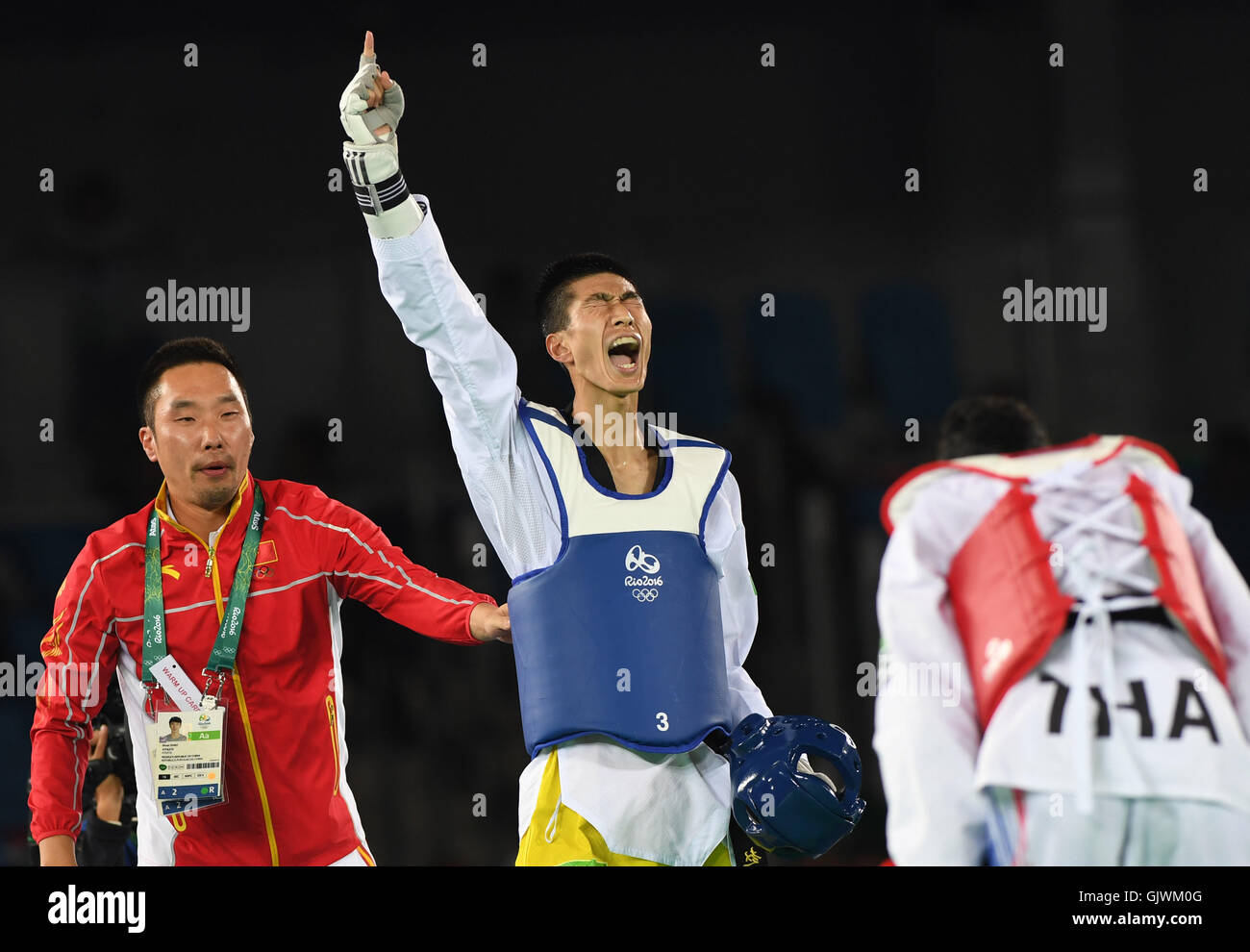 Rio De Janeiro, Brazil. 17th Aug, 2016. China's Zhao Shuai (C ...