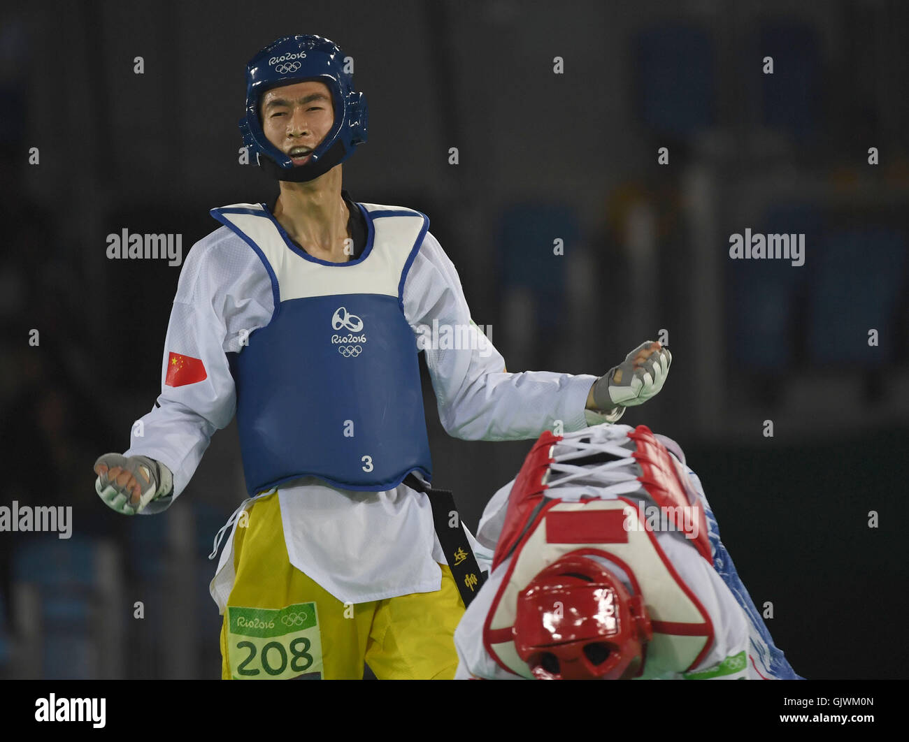 Rio De Janeiro, Brazil. 17th Aug, 2016. China's Zhao Shuai (L ...