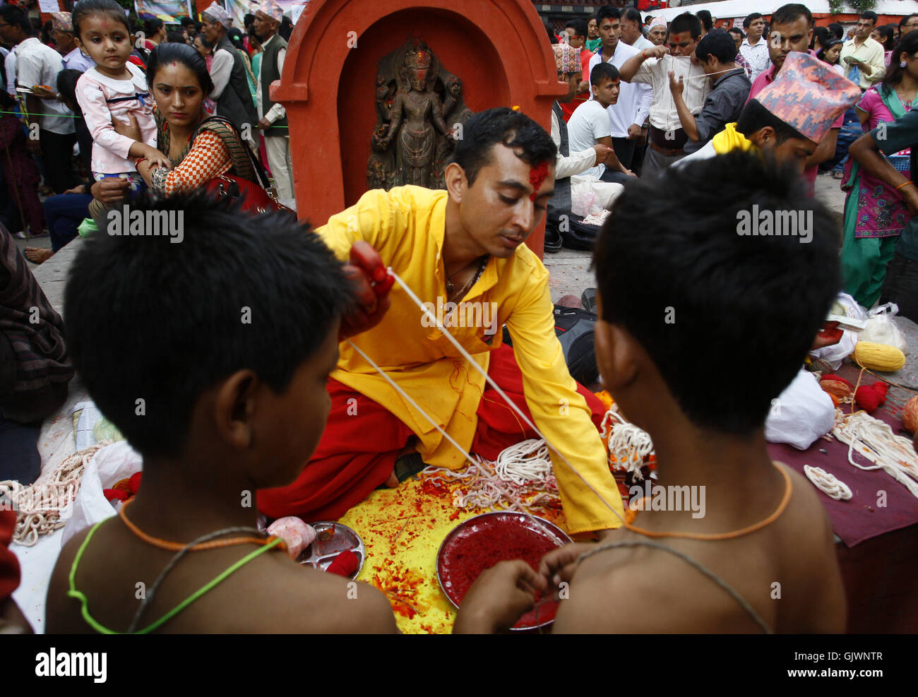 Holy threads hi-res stock photography and images - Alamy
