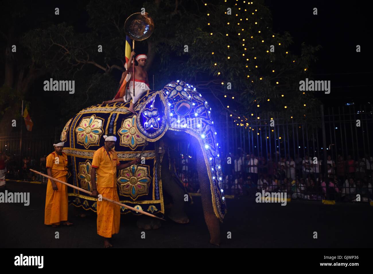 Kandy, Sri Lanka. 17th Aug, 2016. Sri Lankan Kandyan dancers with an ...