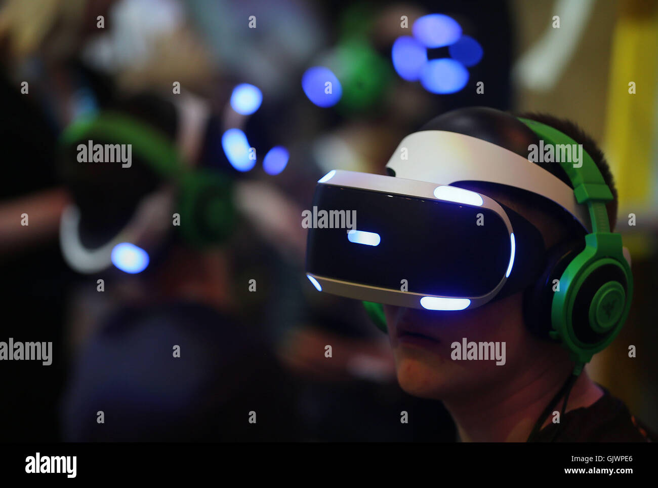 Lnw gaming hi-res stock photography and images - Alamy