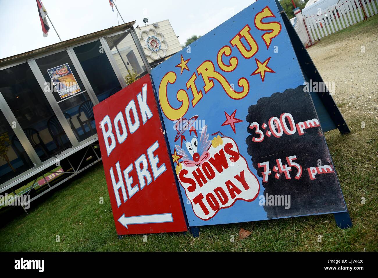 Circus signs hi-res stock photography and images - Alamy
