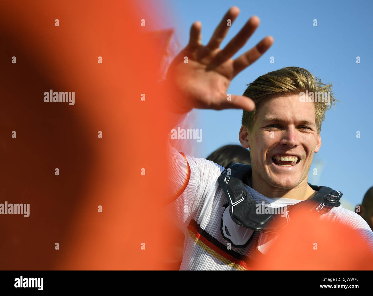 Rio de Janeiro, Brazil. 18th Aug, 2016. Luis Brethauer of Germany waves ...