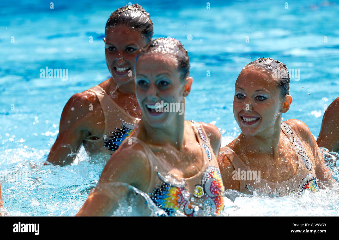 Synchronized swimming team hi-res stock photography and images - Alamy