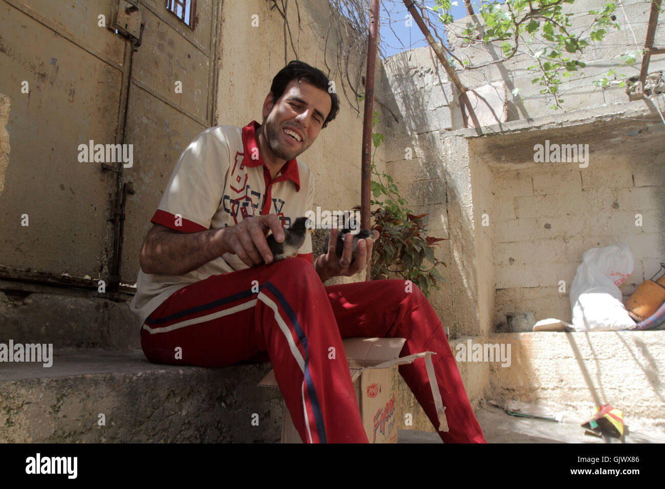Nablus, Palestine. 18th Aug, 2016. Palestinian blind man Rami Abu Ras ...