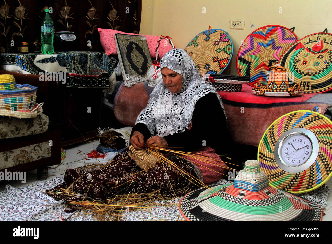 West Bank, Palestine. 18th Aug, 2016. A Palestinian woman made from ...