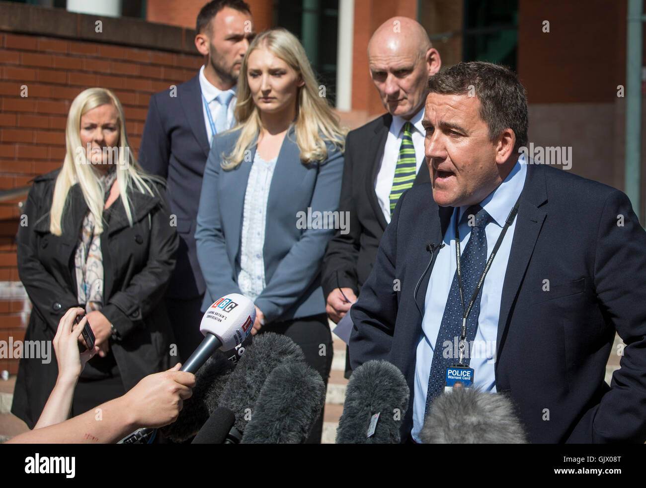 Detective Inspector Paul Withers (right) makes a statement with Ian ...