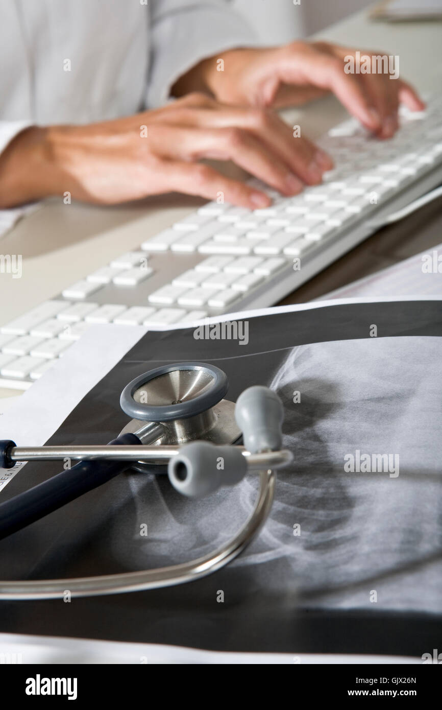 doctor physician medic Stock Photo - Alamy