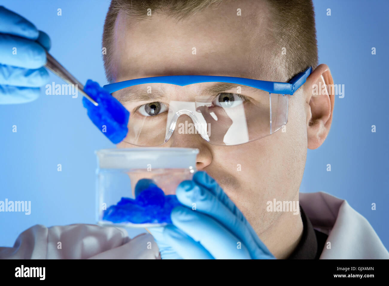 Synthesis research hi-res stock photography and images - Alamy