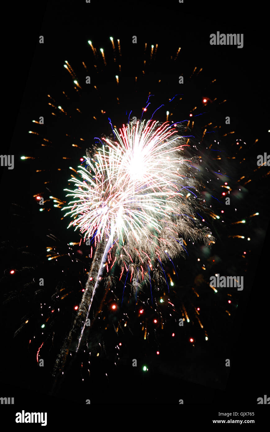 Bang red fireworks hi-res stock photography and images - Alamy