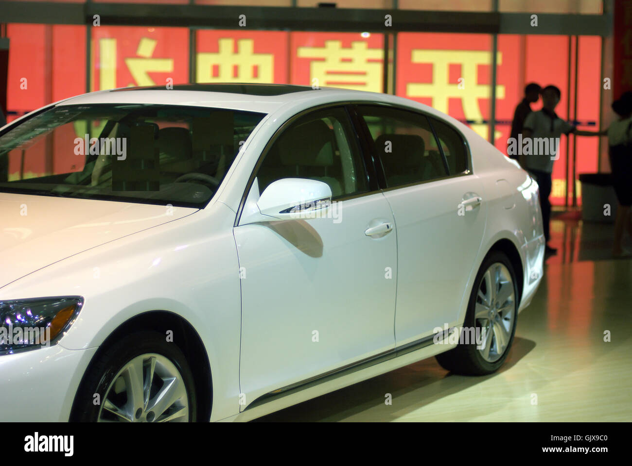 Silver car hi-res stock photography and images - Alamy