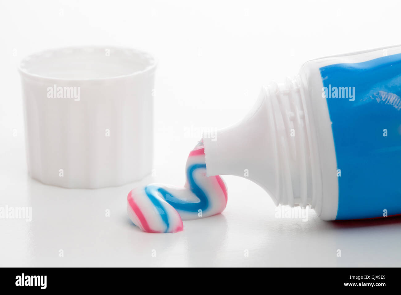 Toothpaste tube oozing hi-res stock photography and images - Alamy