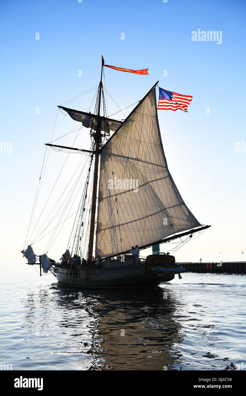 Pirate ship sailing on Lake Michigan Waters Stock Photo - Alamy