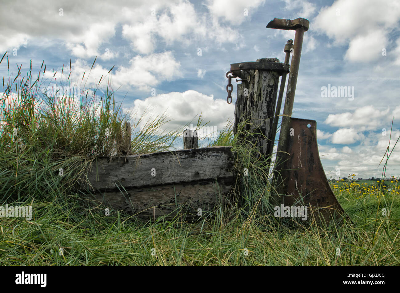 Grave chain hi-res stock photography and images - Alamy