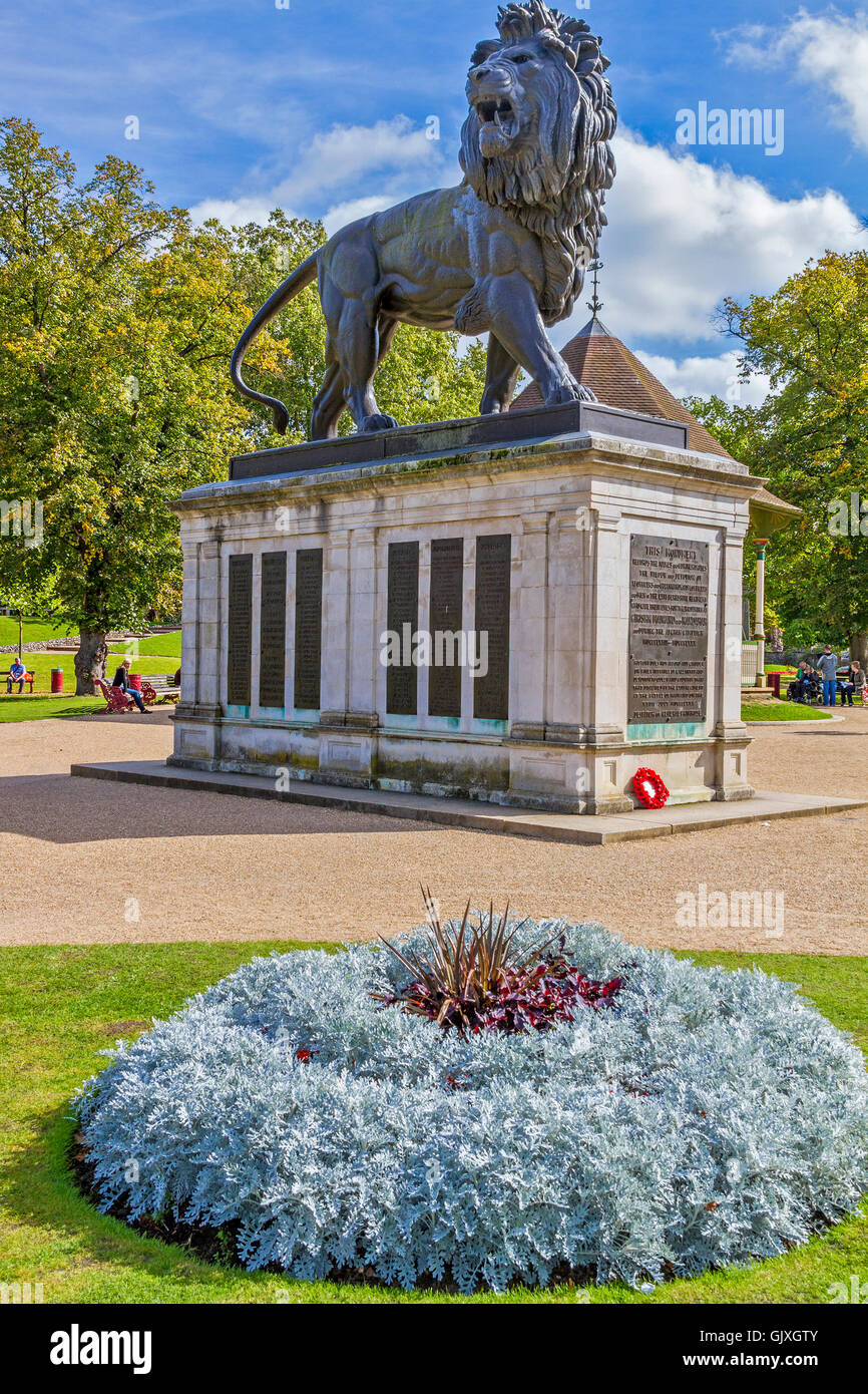 Lion war memorial statue hi-res stock photography and images - Alamy