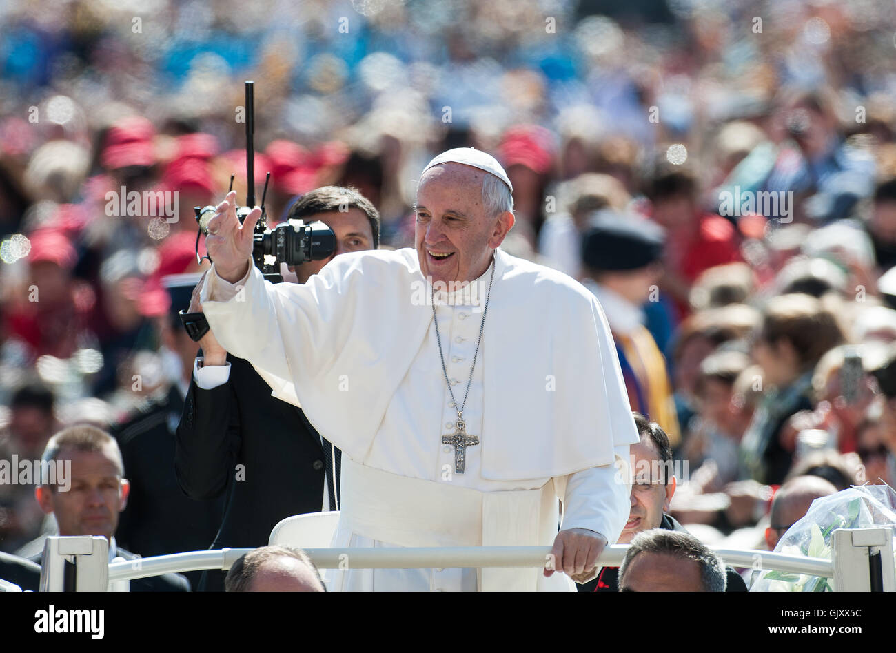 Pope Francis weekly general audience in St Peter's Square Featuring ...