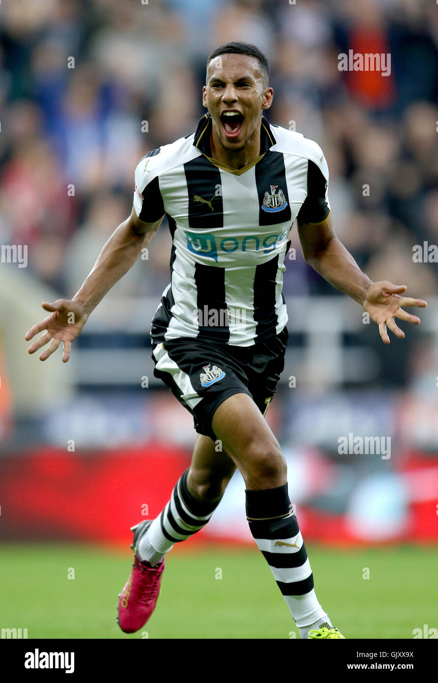 Newcastle United's Isaac Hayden celebrates scoring his side's first ...