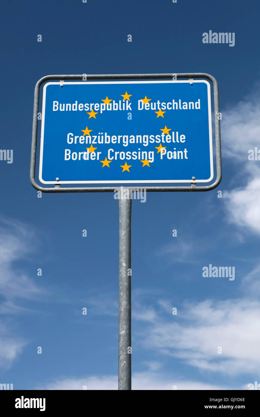 Crossing the border hi-res stock photography and images - Alamy
