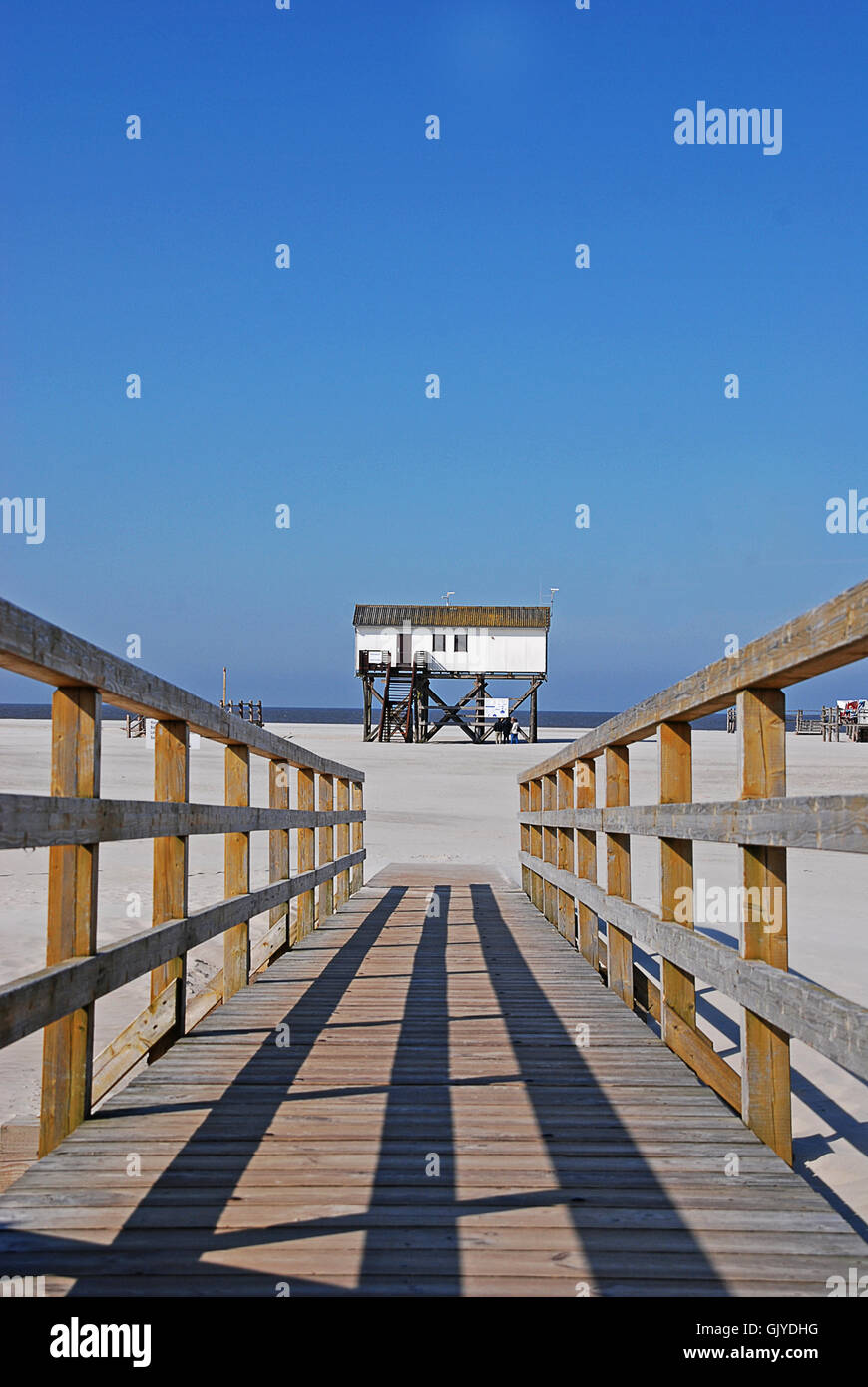 house building beach Stock Photo - Alamy