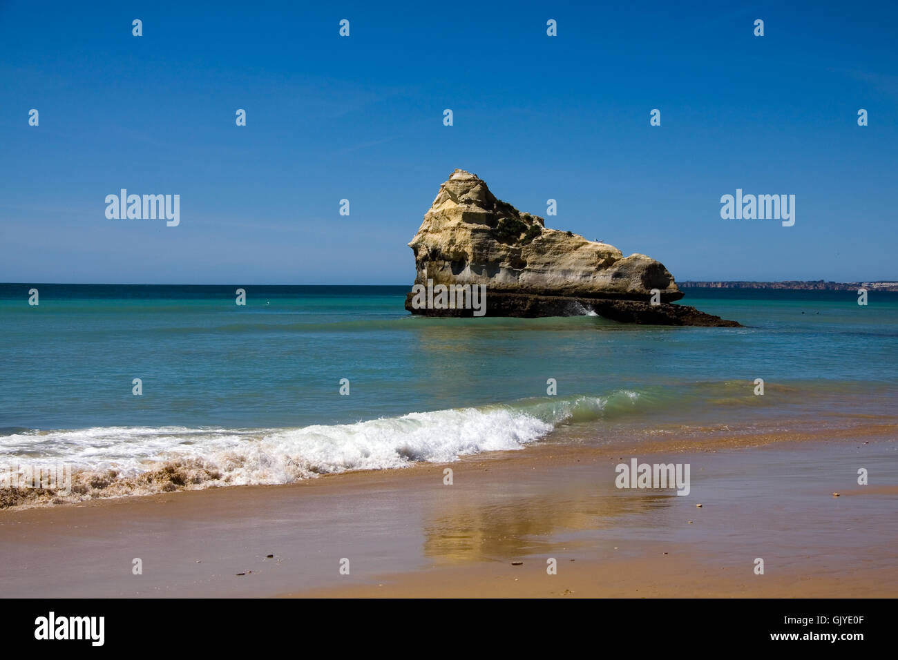 horizon beach seaside Stock Photo - Alamy