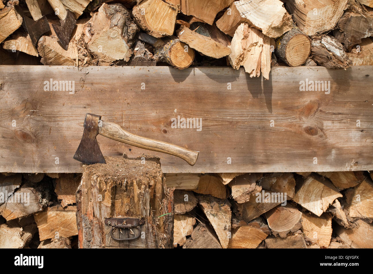 wood axe block of wood Stock Photo - Alamy