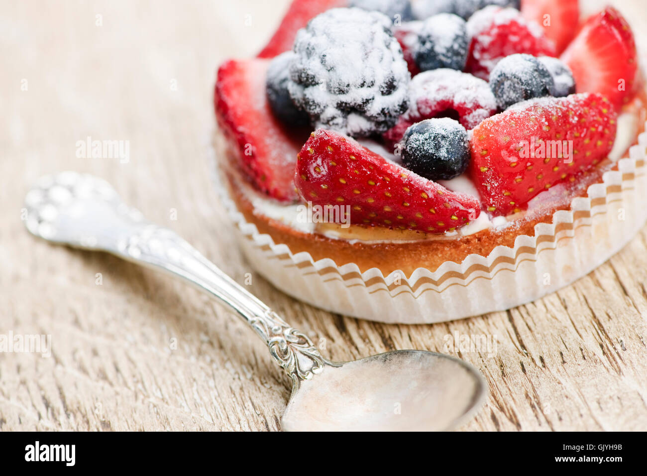Berries and desserts hi-res stock photography and images - Alamy