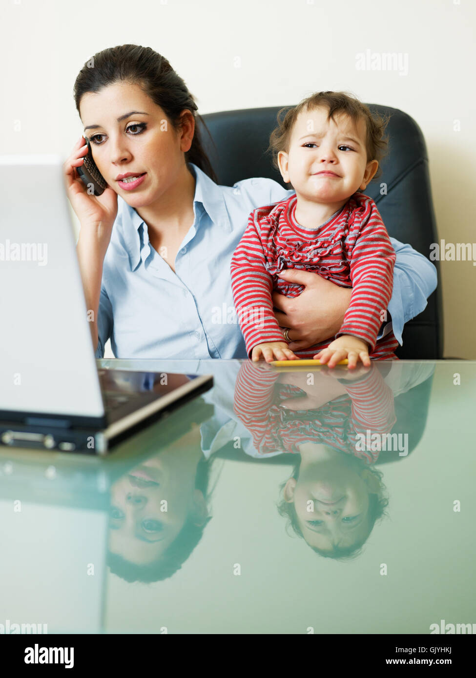 Mom girl phone call speaking hi-res stock photography and images - Alamy