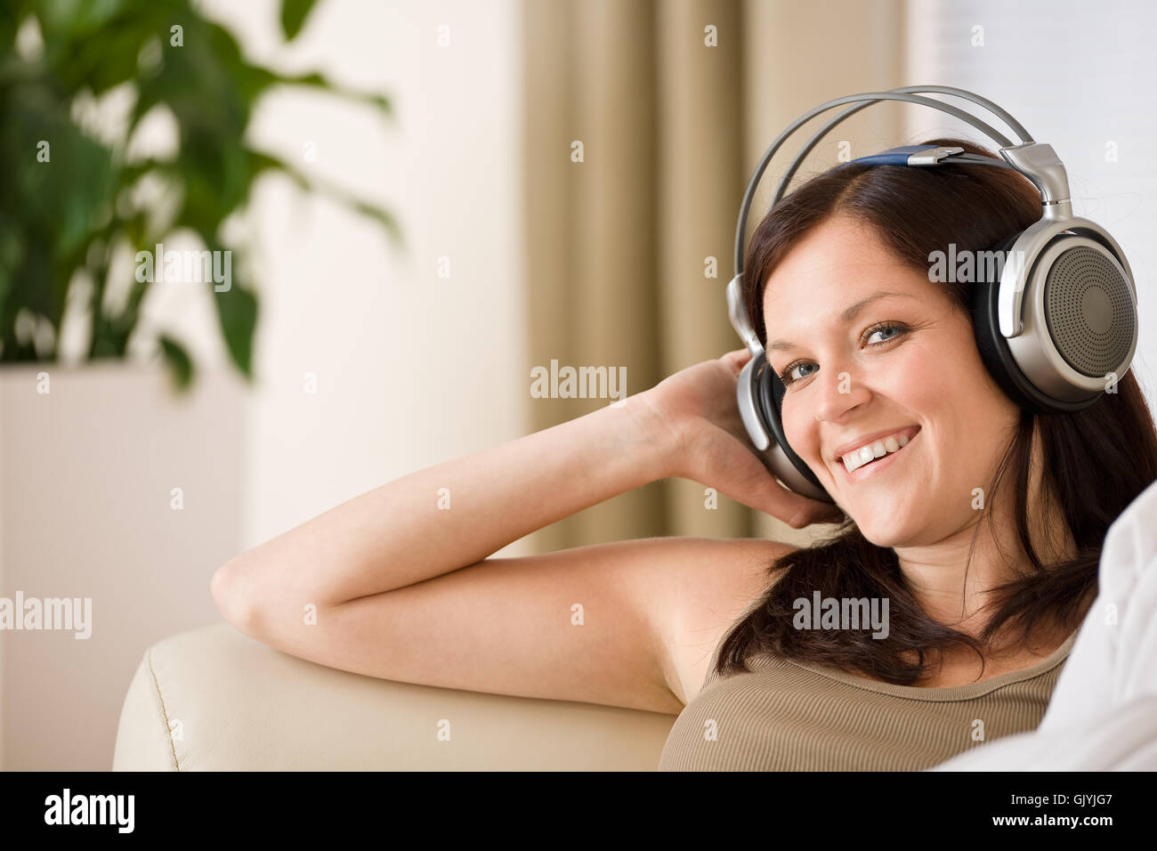 Listen music blank european hi-res stock photography and images - Alamy