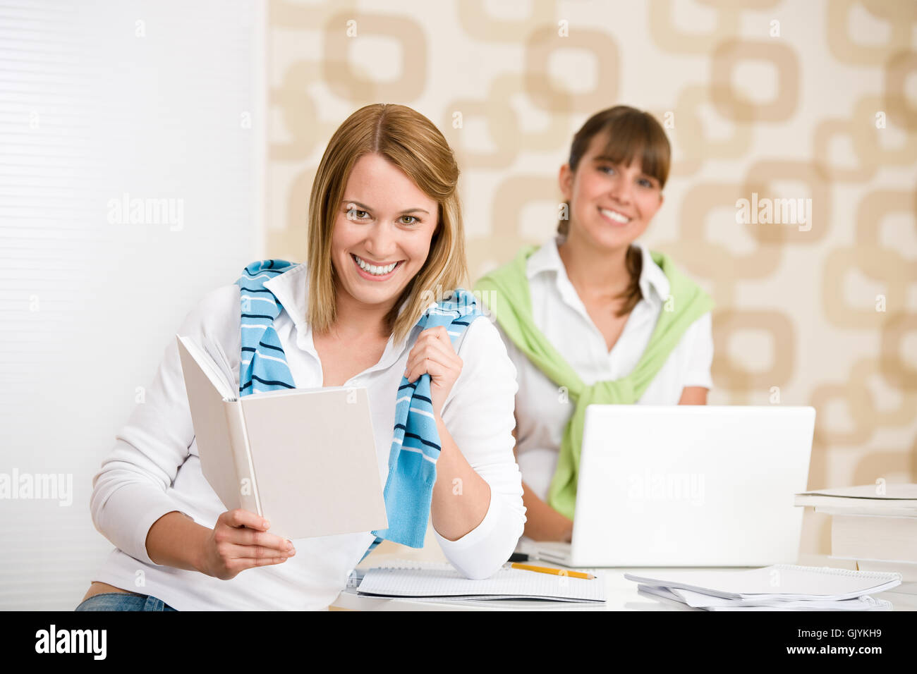 woman study laptop Stock Photo - Alamy