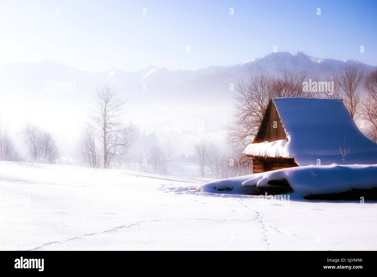 Snow building winter mountains hi-res stock photography and images - Alamy