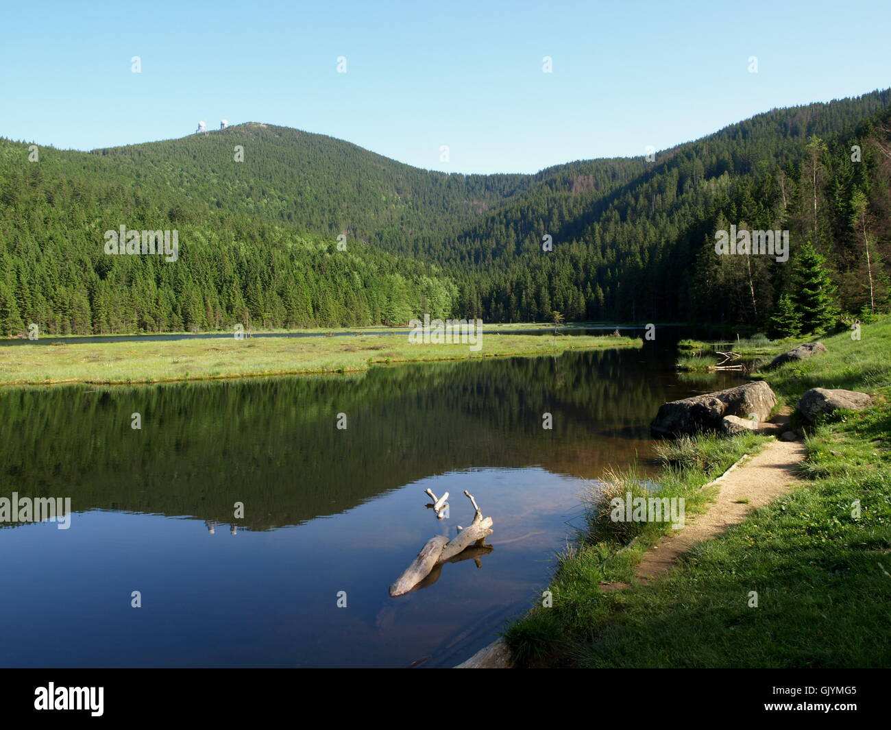 mountain lake fresh water lake Stock Photo - Alamy