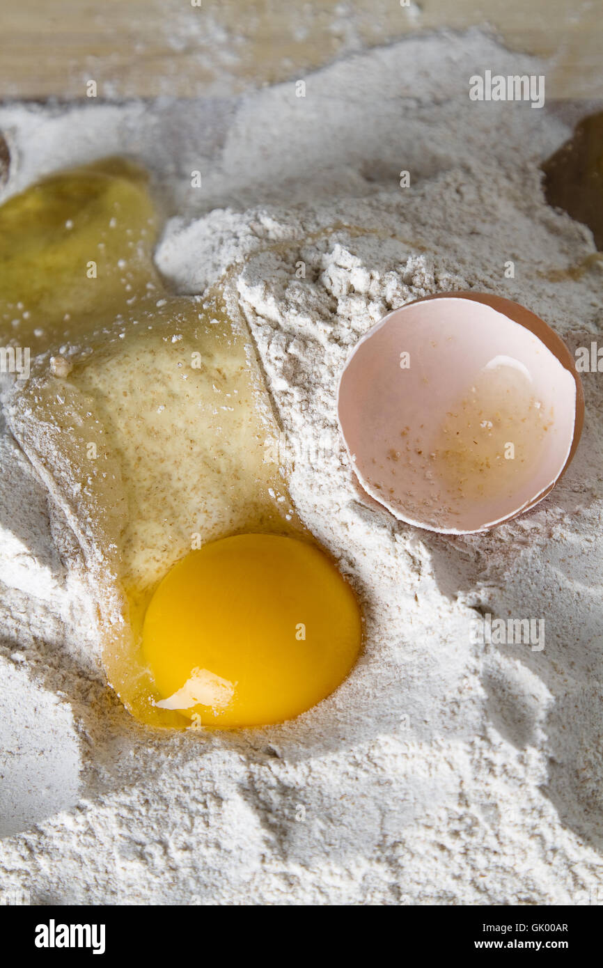 Egg blending hi-res stock photography and images - Alamy