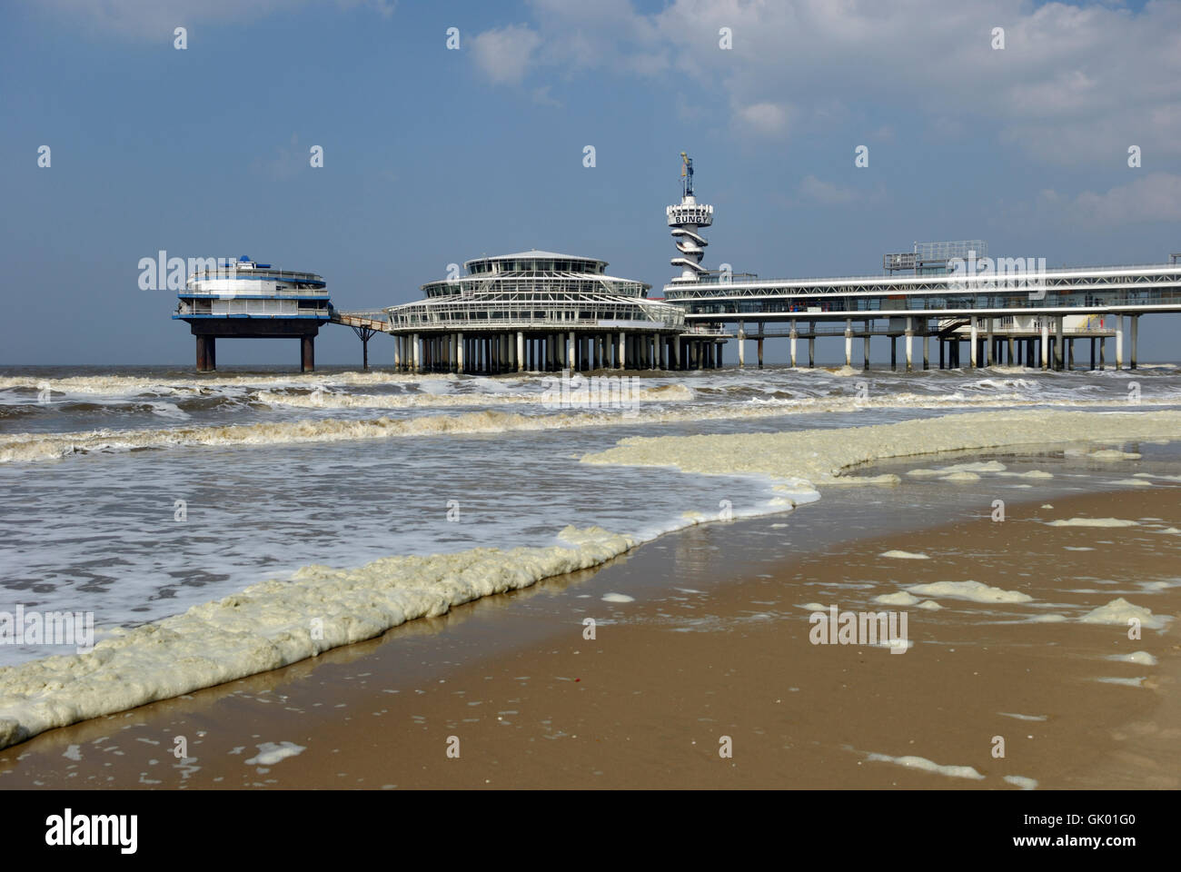 Scheveningen pier hi-res stock photography and images - Alamy