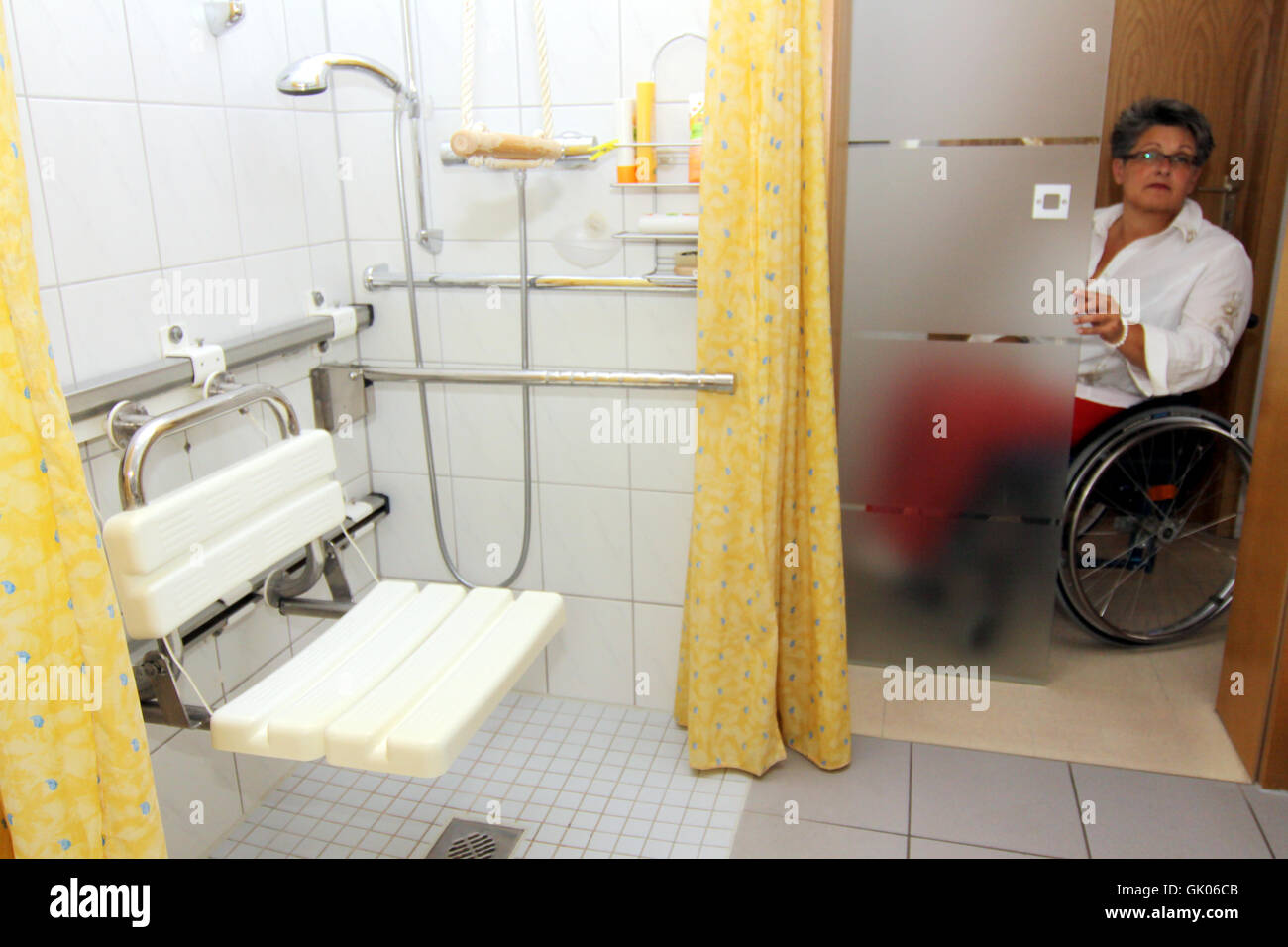 woman wheelchair everyday life Stock Photo - Alamy