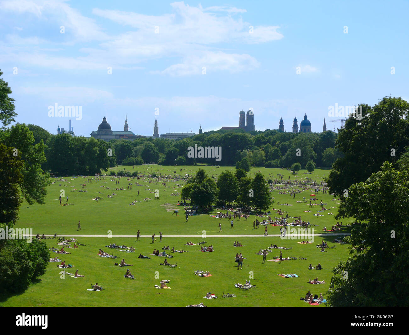 meadow trees skyline Stock Photo - Alamy