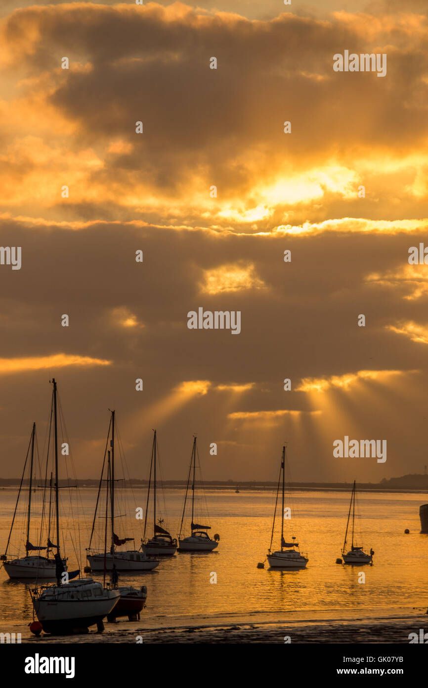 The Sunrises over The River Thames estuary in North Kent today ...